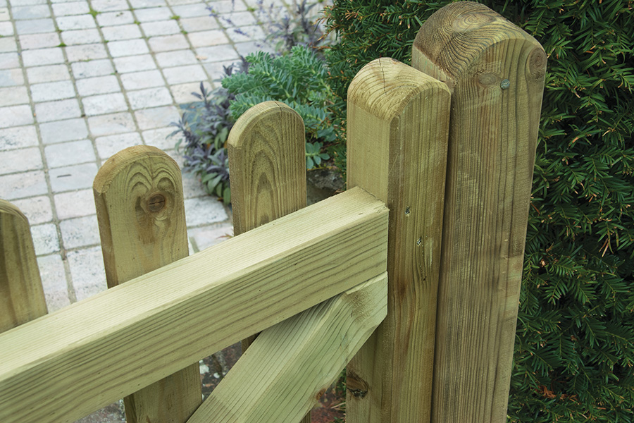 How to install a fence post - KDM Timber & Forest Products